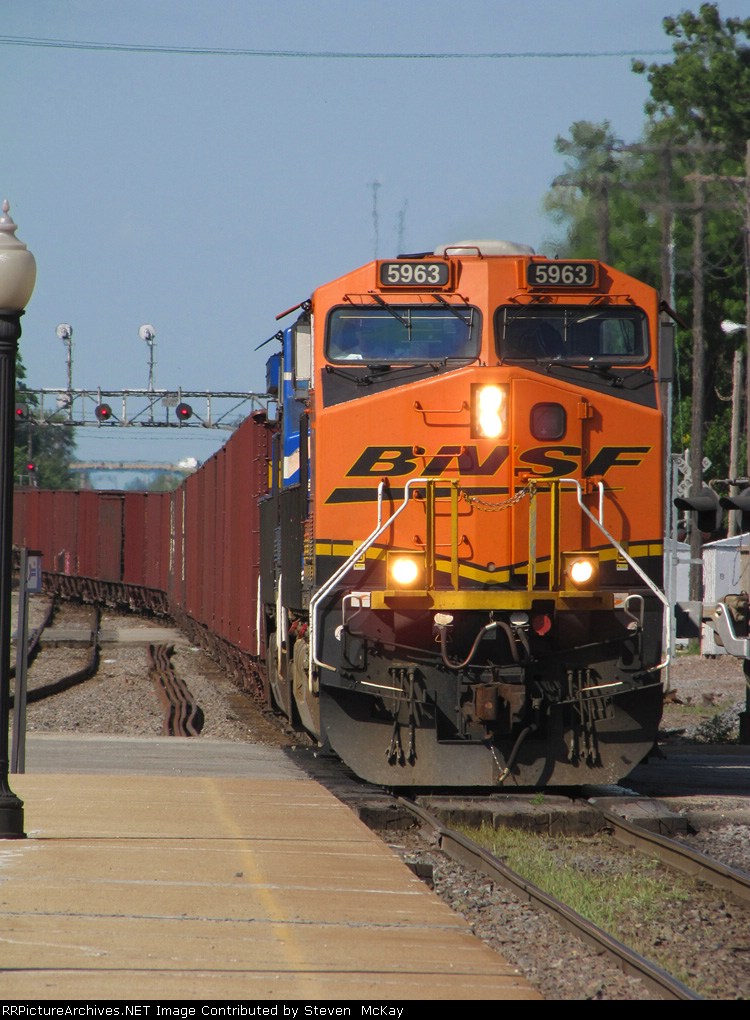 BNSF 5963